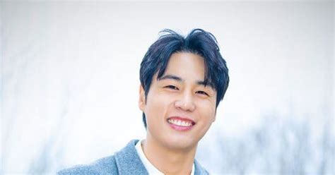 사진 나현우매력적인 미소