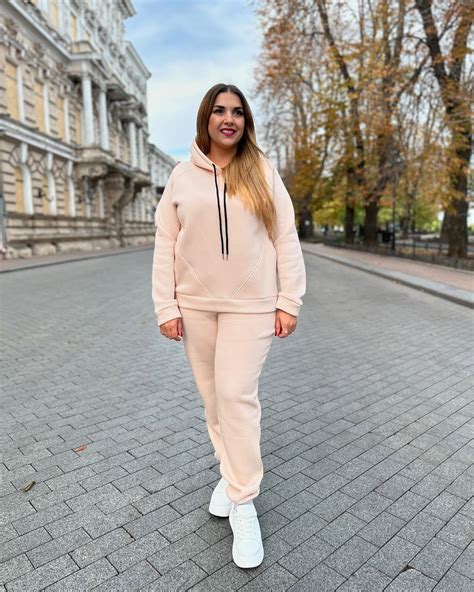 Неймовірно стильний і ексклюзивний костюм😍 Дуже якісна і щільна тканина тринитка пенье на флісі