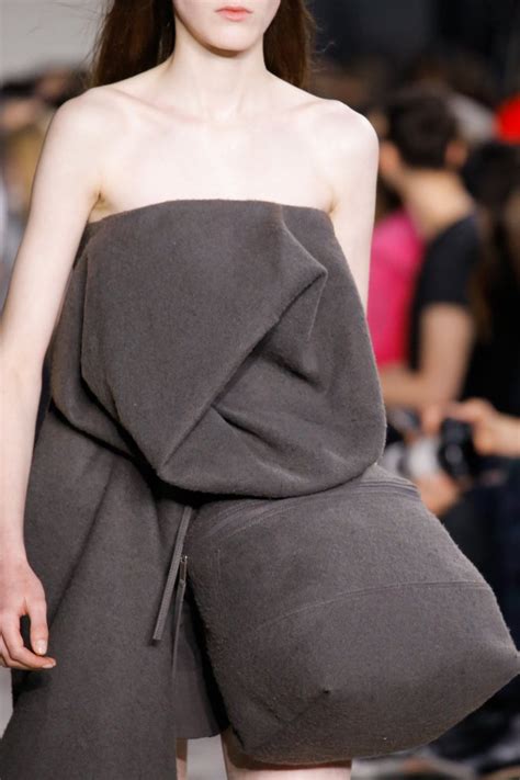 瑞克欧文斯 Rick Owens 2018 19秋冬高级成衣发布秀 细节 Paris Fall 2018 天天时装 口袋里的时尚指南