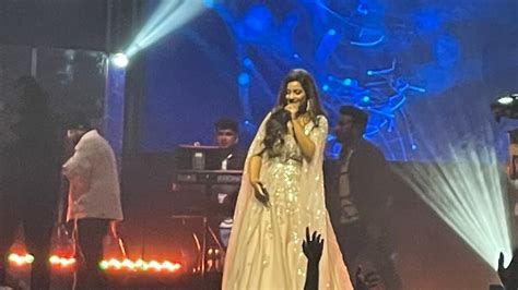 Grand Entry Shreya Ghoshal Live Concert Mumbai Malad Inorbit 25th Feb