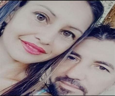 Notícias IMAGENS FORTES Casal é assassinado a tiros dentro de casa