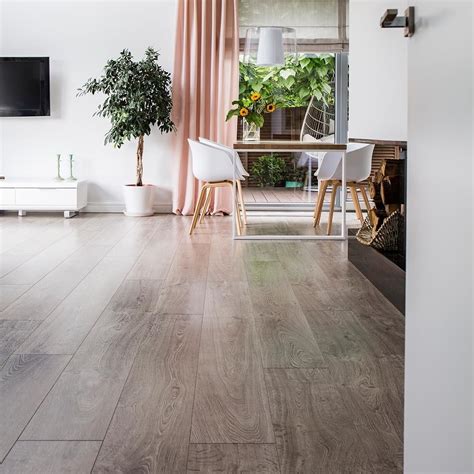 The Pros And Cons Of Vinyl Plank Flooring Flooring Designs
