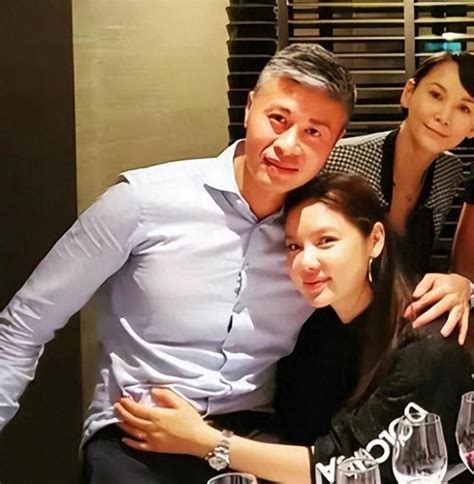 樂基兒承認和二婚丈夫離婚，離開黎明之後，她再也找不到幸福了 每日頭條