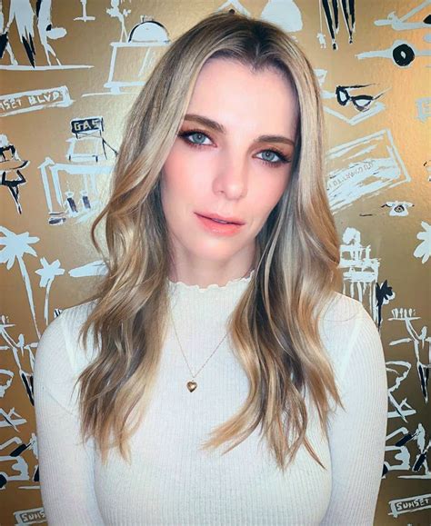 Betty Gilpin Nude Photos Scenes And Porn Video Scandal Planet