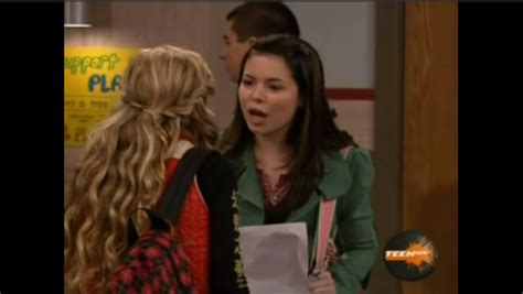 Icarly 2021 Trailer Watch Miranda Cosgroe Goes From Icarly To