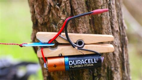 DIY Trip Wire Alarm Using A Few Simple Items
