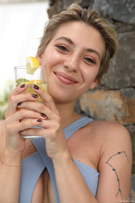 Avery Madamoiselle Booty 6990007 Porn Pic Eporner