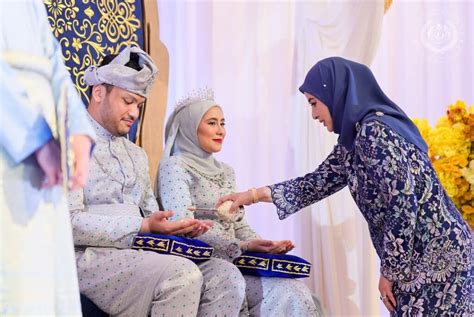 Raja Permaisuri Agong Berangkat Ke Majlis Pernikahan Raja Sarina Kosmo Digital