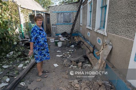 Последствия обстрела поселка Александровка в Донецкой области РИА