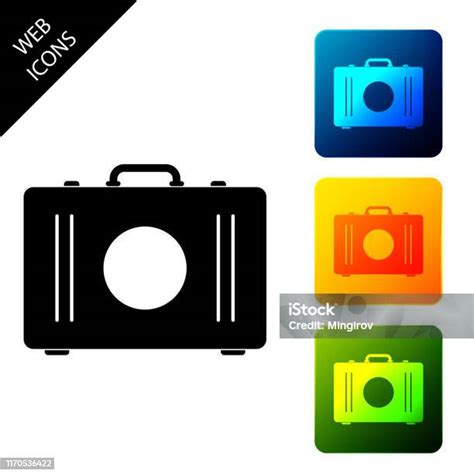 흰색 배경에 격리 된 응급 처치 키트 아이콘입니다 십자가 의료 상자 응급 의료 장비 헬스케어 개념 설정 아이콘 다채로운 사각형 버튼 벡터 일러스트레이션 0명에 대한 스톡