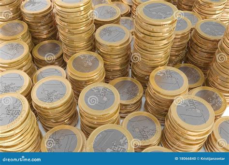 Muchas Pilas De Monedas De Un Euro Stock De Ilustración Ilustración