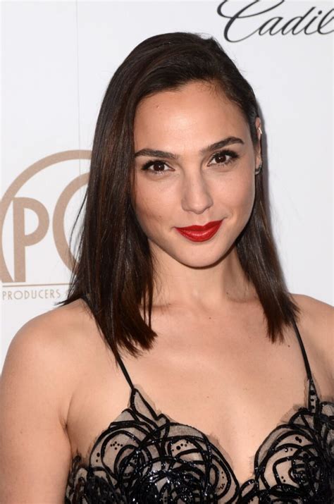 Wonder Woman Gal Gadots Height Weight Real Size And More