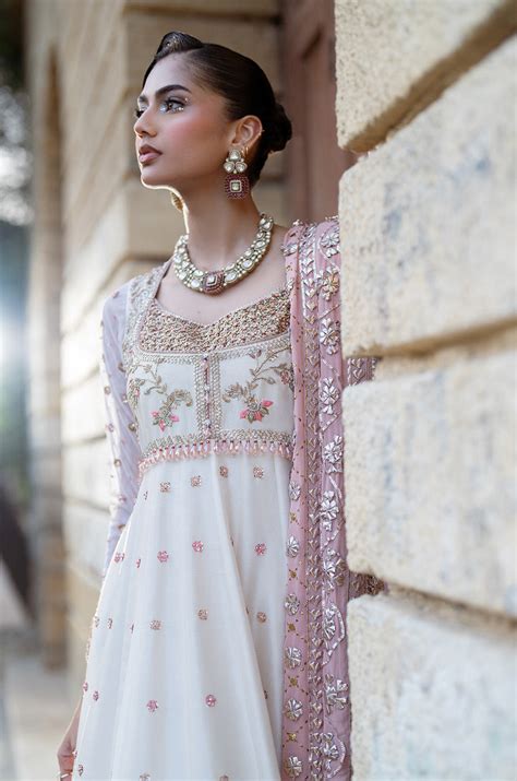 Noor Mehal Momina Teli