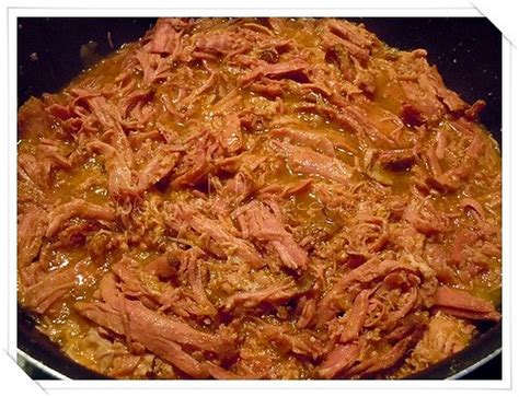 Carne De Puerco Con Salsa De Tomate Y Chipotle Gbv