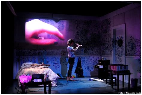 Razón Del Gusto E L N O M B R E D E L A L U N A De María Emilia Franchignoni Con Manuela