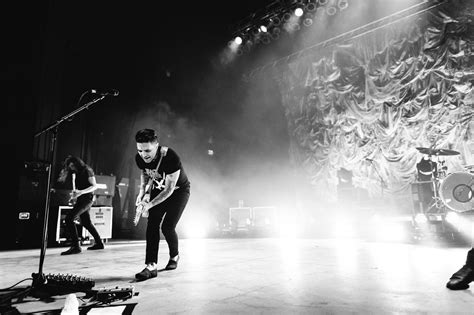 Lauren Eaker Laurenbeetschen Twitter