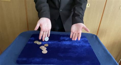 手から手にテレポートするコイン インパクトの大きいコインの瞬間移動 Tanecole Magic