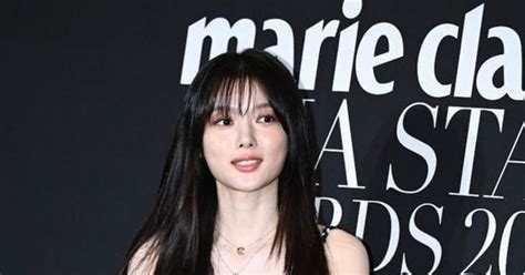 사진 김유정 언니 미소