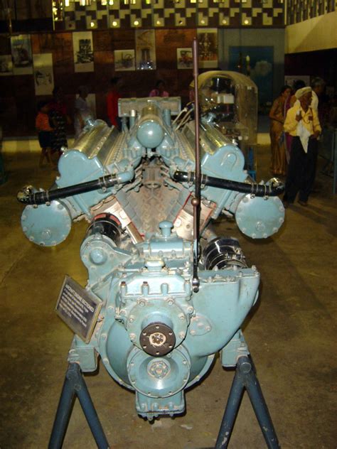 Identify This Packard Engine Key Aero