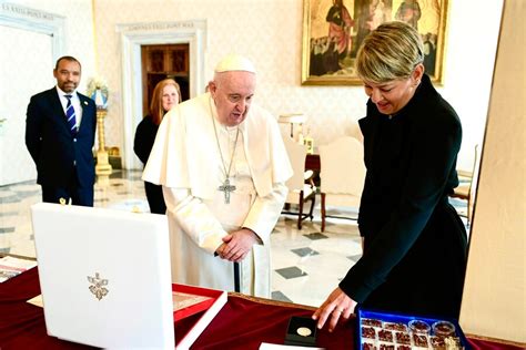 Primera Dama Verónica Alcocer Se Reunió Con El Papa Francisco