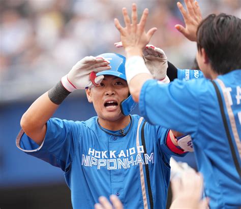 【日本ハム】野村佑希が待望1号「完璧」メジャー通算318発マチャド弾イメージ左翼席へ1発 プロ野球写真ニュース 日刊スポーツ