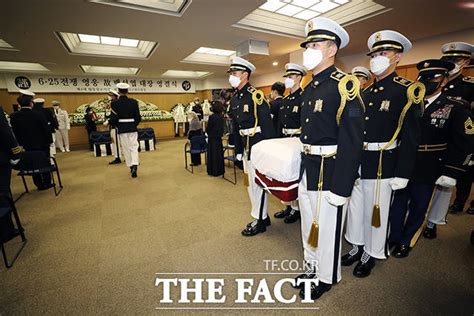 TF사진관 한국전쟁의 영웅 고 백선엽 장군 영결식 포토 기사 더팩트