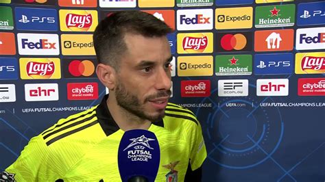 UEFA em português on Twitter André Sousa guarda redes do