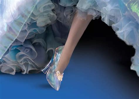 Swarovski Hace Realidad La Zapatilla De Cenicienta
