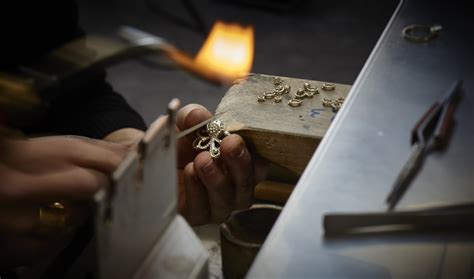 Nos M Tiers De Fabrication Et D Expertise Du Bijou Callistorea