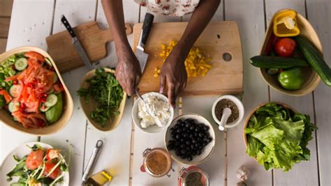 4 Essential Oils You Should Try To Get Rid Of Belly Fat According To