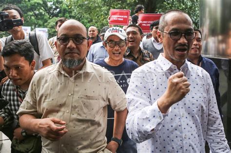 Aksi Koalisi Masyarakat Sipil Anti Korupsi Antara Foto