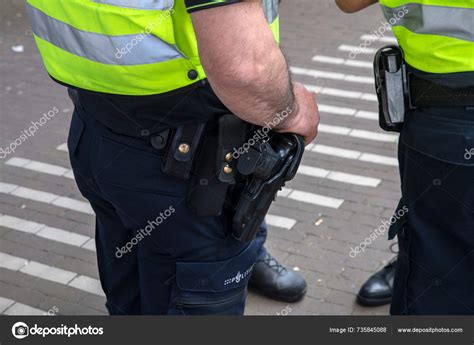 Close Police Gun Amsterdam Netherlands 2024 — Stock Editorial Photo