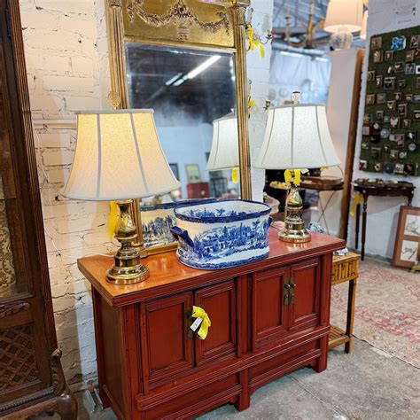 Stash The Most Beautiful Console In A Color That Would Facebook