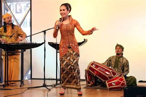Traditional Burmese Vocal Music Myanmar Tours