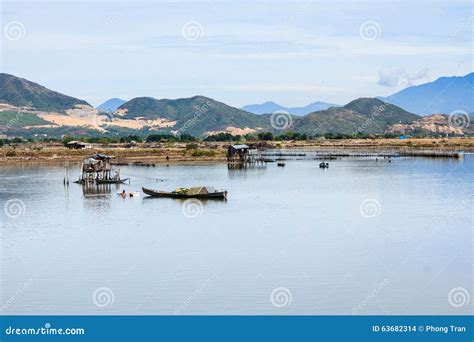 Рыболов на реке Tac Nha Trang Khanh Hoa Вьетнаме Стоковое Фото