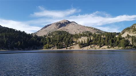 Com•mu•ni•ca•tion 래슨 화산 국립 공원 Lassen Volcanic National Park 여행