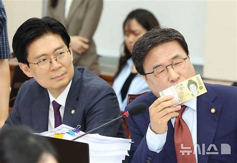 이진숙 청문회 논문 표절·자녀 유학 공방…여 오해 풀려 야 자진 사퇴 종합