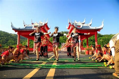 简单竹竿舞 竹竿舞图片 傣族竹竿舞 大山谷图库