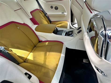 롤스로이스 전동화 흐름 합류…첫 전기차 ‘스펙터 공개 에누리 쇼핑지식 뉴스