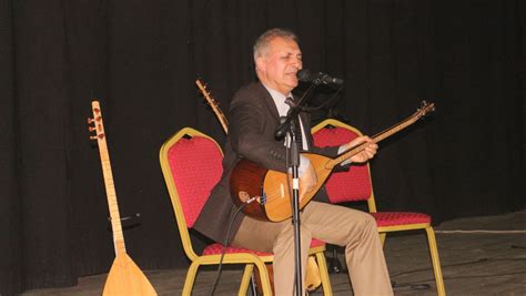 TÜRK HALK MÜZİĞİ SANATÇISI PARLAKTAN UNUTULMAZ KONSER