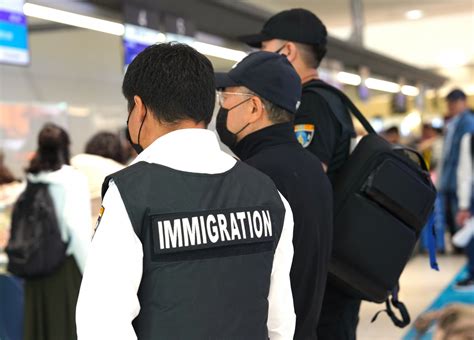 Интерполоор эрэн сурвалжлагдаж байсан БНСУ ын иргэнийг албадан гаргаж харьяалах улсад нь