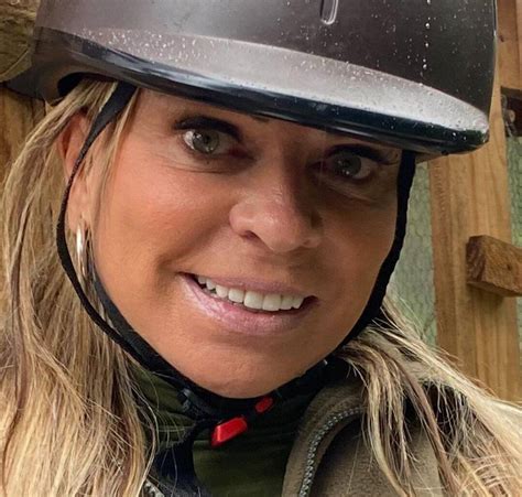 Emocionada Christina Rocha celebra retorno do Casos de Família