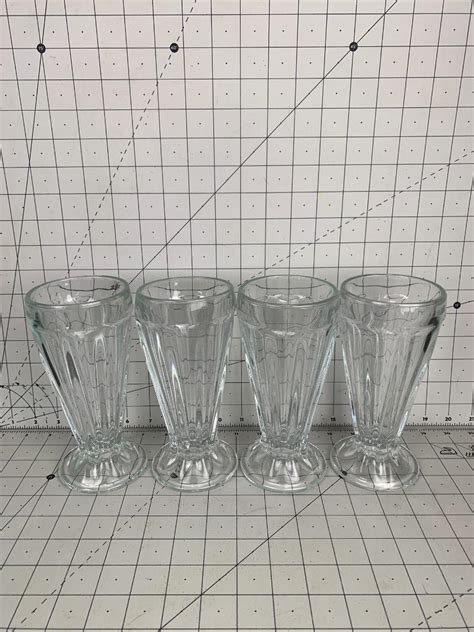 138 Banana Split Glasses