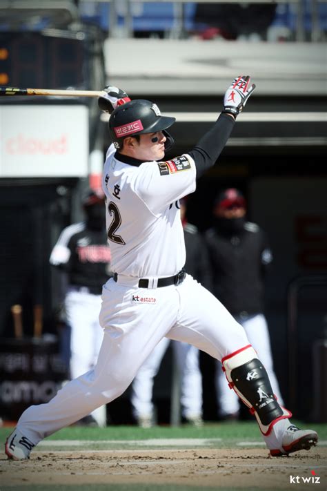 박병호 끝내기천성호 5안타 대폭발 Kt 길고 길었던 4연패 탈출→시즌 첫 승 신고두산 연승 3에서 중단 Md수원