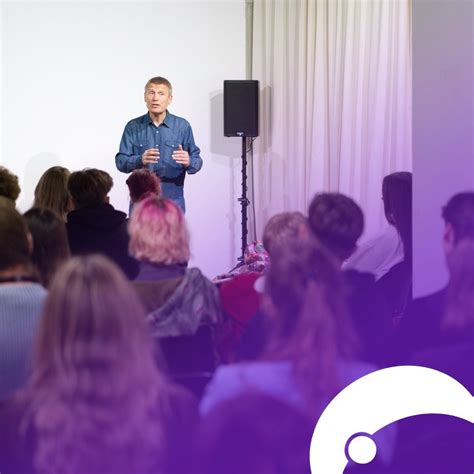 Porozmawiajmy O Dziennikarstwie Masterclass Dziennikarski Tomasza Patory Człowiek W Zagrożeniu