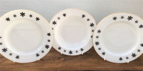 Jaj Pyrex Snowflake Mrpottery