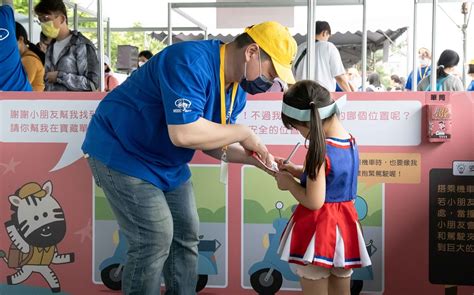 見證靖娟兒童安全文教基金會30週年里程碑 福特六和汽車志工投入「小黃帽交通安全童樂會」 共同推廣兒童交通安全 上報 消費