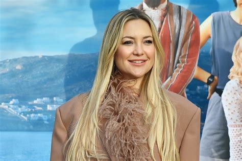 Kate Hudson Cuddles With Her Mini Me Daughter Rani ‘home Sweet Home