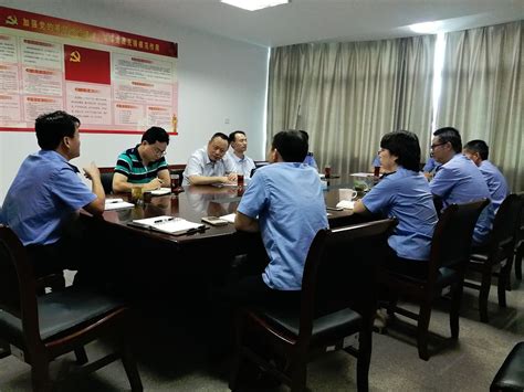 解放思想破好题务实担当勇进取度假区分局党支部召开专题党员座谈会