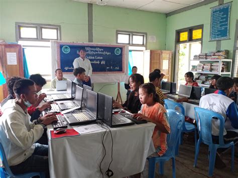 မိုင်းနောင်မြို့ ပြန် ဆက်ဦးစီးဌာန ရုံးcommunity Centre ခန်းမတွင် ကွန်ပ